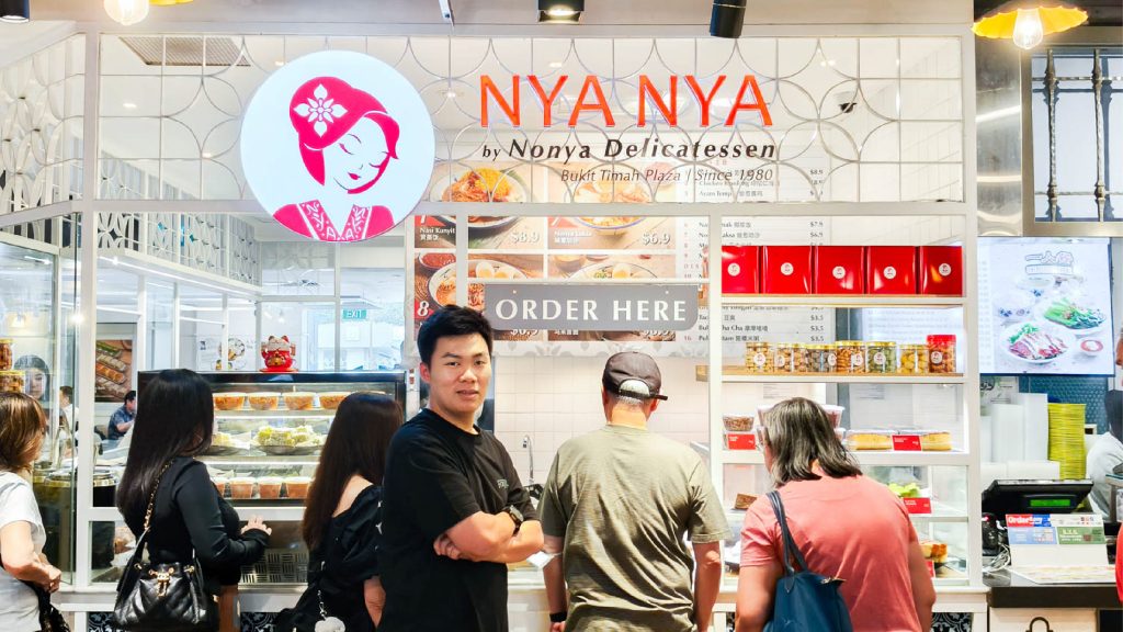 Peranakan Food Stall Wisma Atria Goes Viral for Nonya Laksa and Family ...